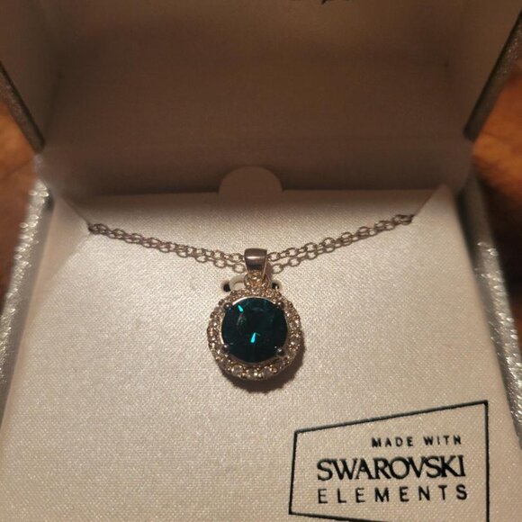 Element Shine | Jewelry | Shine Silver Plated Emerald Green Swarovski ...